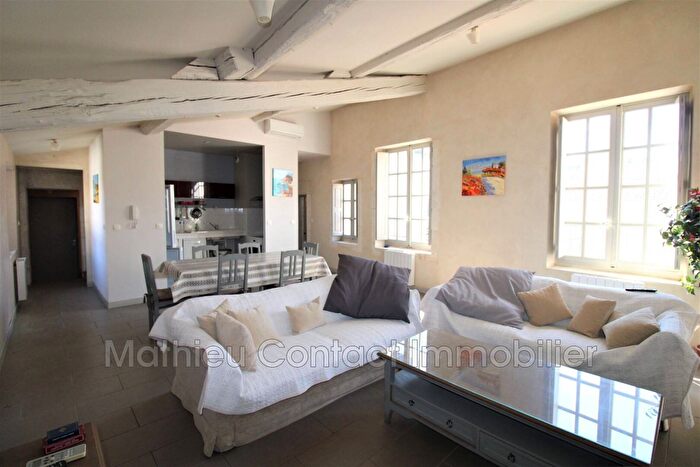 Appartement à louer - Arènes, Nîmes - 4 pièces - 3 chambres