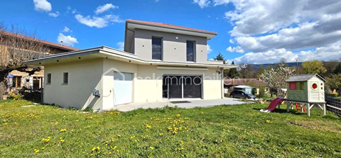 Maison 5 pièces à Tullins, à vendre