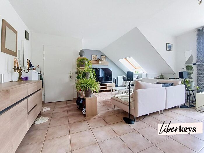 Le Coudray-Montceaux : Appartement 3 pièces à vendre