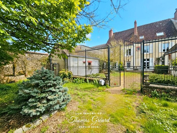 Maison à vendre - Cloyes-sur-le-Loir - 7 pièces - 5 chambres