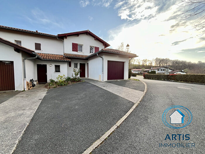 Maison à vendre - Saint-Pée-sur-Nivelle - 4 pièces - 3 chambres