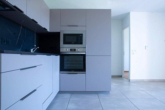Zone Activité, Meylan : Appartement 3 pièces à louer
