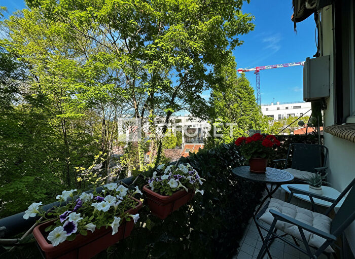 Appartement 2 pièces à vendre à Issy-les-Moulineaux, Les Epinettes, Le Fort, Les Hauts dIssy