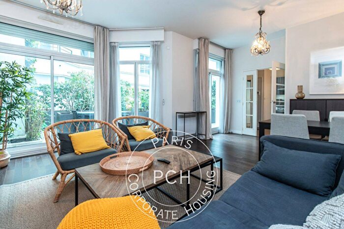 Appartement à louer - Ternes-Maillot, Paris ème arrondissement - 4 pièces - 2 chambres