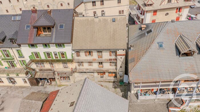 Maison 18 pièces à Abondance, à vendre