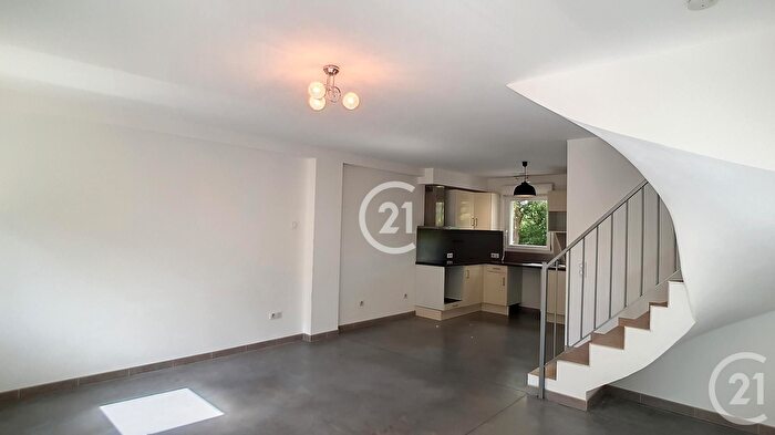 Maison 3 pièces à Saint-Martin-de-Crau, à louer