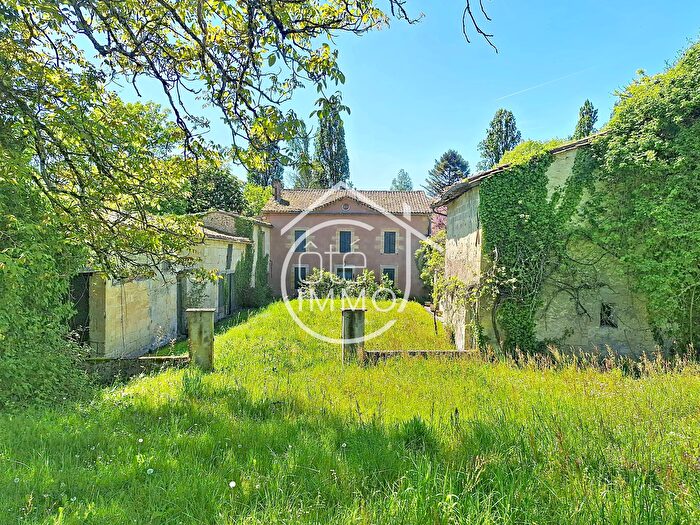 Maison 7 pièces à vendre - Villefranche-de-Lonchat