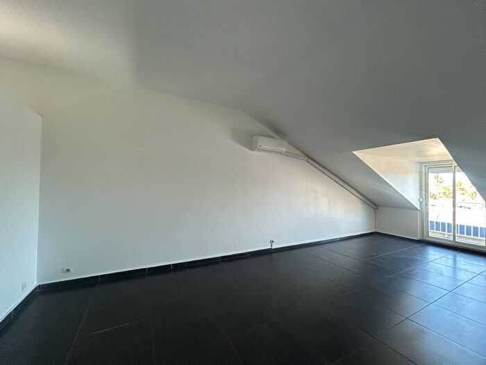 Saint-Pierre, Grand Bois : Appartement 3 pièces à louer