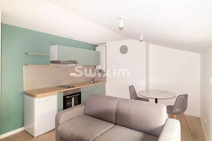 Appartement à louer - Centre Ville Sud, Saint-Claude - 2 pièces - 1 chambre