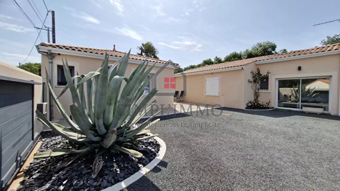 Maison à vendre - Tonnay-Charente - 7 pièces - 5 chambres