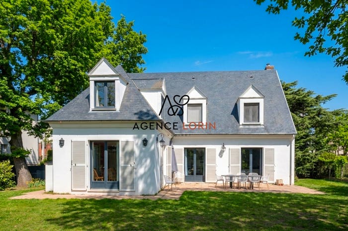 Maison 9 pièces à Le Vésinet, République, à vendre