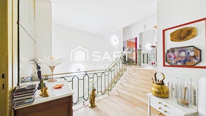 Maison 11 pièces à Surgères, à vendre