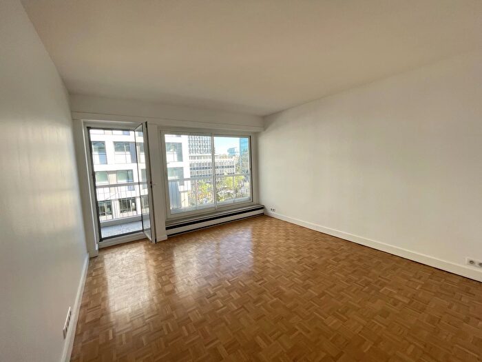 Courbevoie, Hôtel de ville - Appartement 3 pièces à vendre