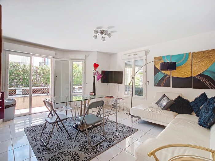 Appartement à vendre - Cannes, Petit Juas - 3 pièces - 2 chambres