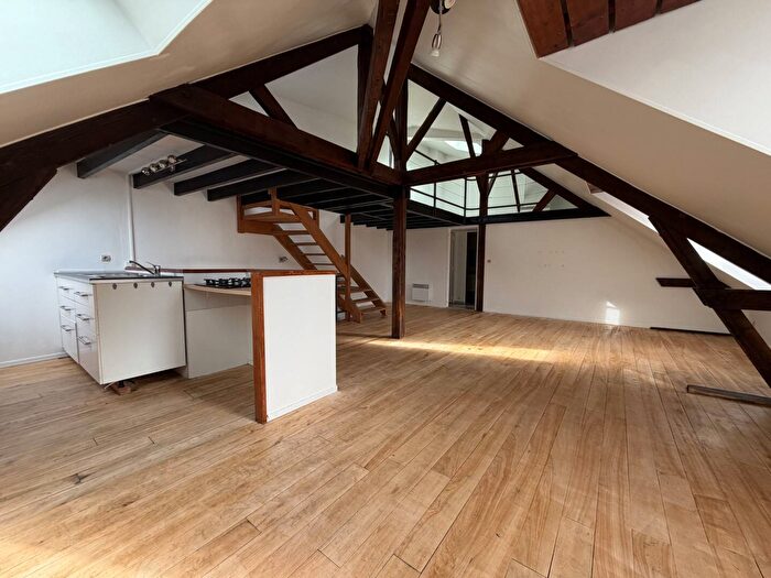 Appartement à louer - Villers-Cotterêts - 3 pièces - 2 chambres