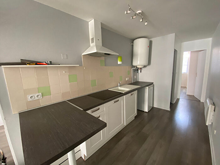 Rochefort, Centre-ville : Appartement 2 pièces à louer