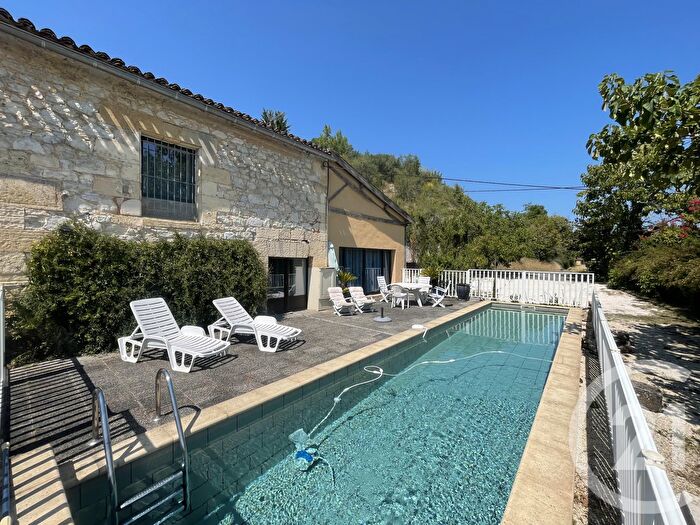 Maison 13 pièces à Saint-Cyprien, à vendre