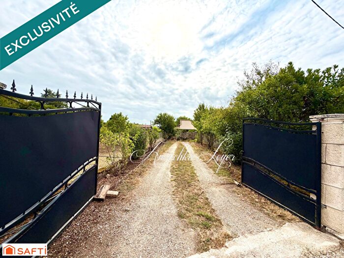 Castets-en-Dorthe : Maison 9 pièces à vendre