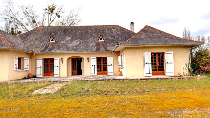 Maison à vendre - Saint-Denis-de-Pile - 10 pièces - 6 chambres