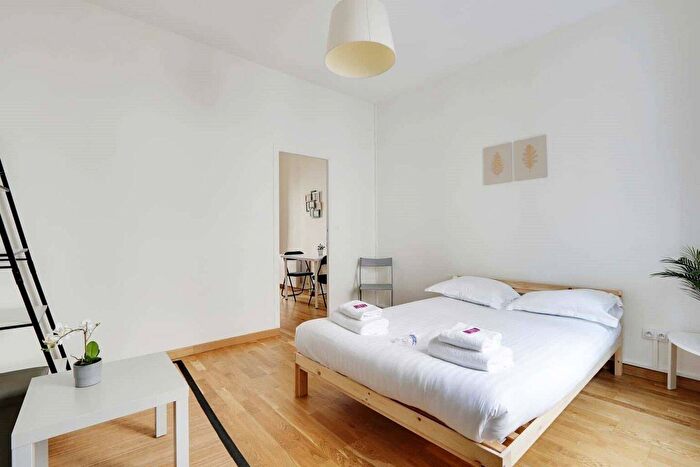 Appartement 1 pièce à Wilson-Rivay, Levallois-Perret, à louer