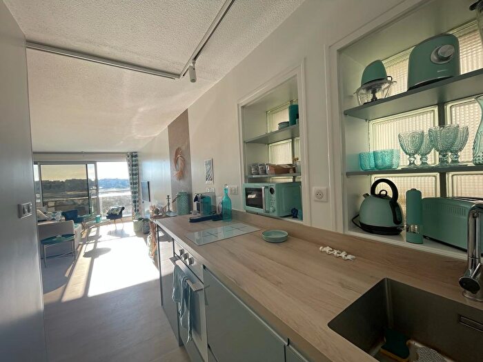 Appartement à vendre - La Rochelle, Centre-ville, Vieux-port, Marché - 2 pièces - 1 chambre