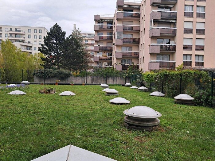 Appartement à louer - Les Perichets, Le Kremlin-Bicêtre - 2 pièces - 1 chambre