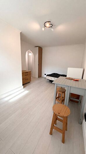 Saint Pierre-Kiffer, Le Plessis-Trévise : Appartement 1 pièce à louer