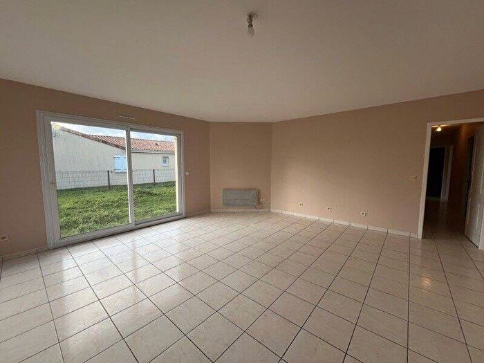 Maison à louer - Condac - 5 pièces - 4 chambres