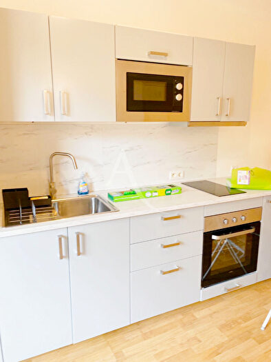 Maisons à vendre et appartements à louer - 1