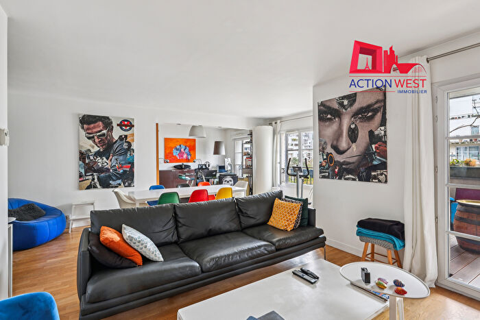 Appartement à vendre - Courbevoie - 5 pièces - 3 chambres