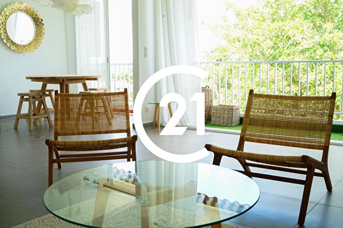 Appartement à louer - Sch lcher, Schoelcher - 4 pièces - 3 chambres