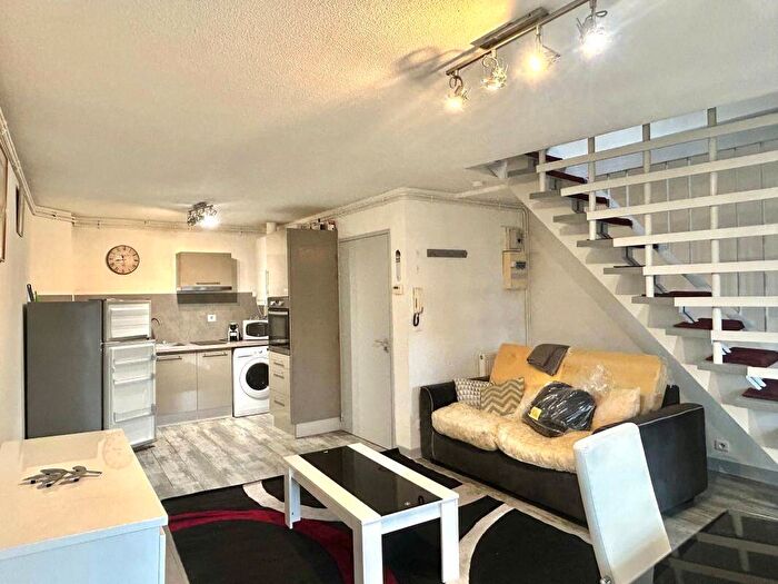 Appartement à louer - Puy-Saint Font, Périgueux - 2 pièces - 1 chambre