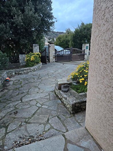 Maison à louer - Oletta - 5 pièces - 4 chambres