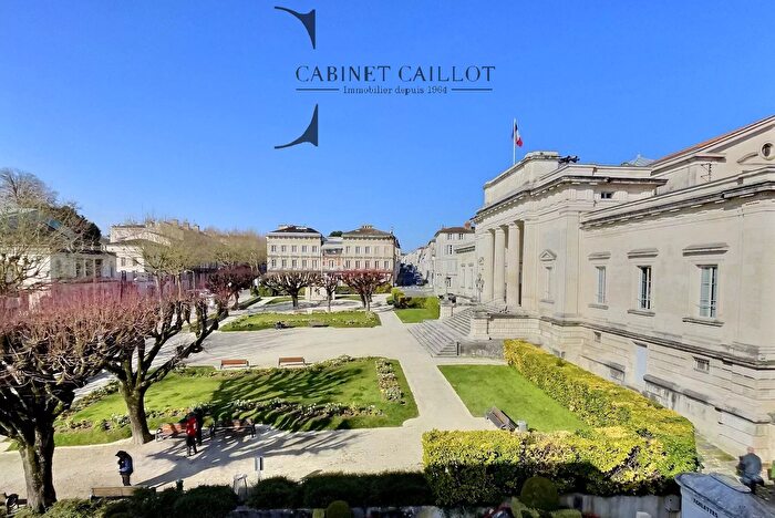 Appartement à vendre - Saintes, Centre-ville - 7 pièces - 5 chambres