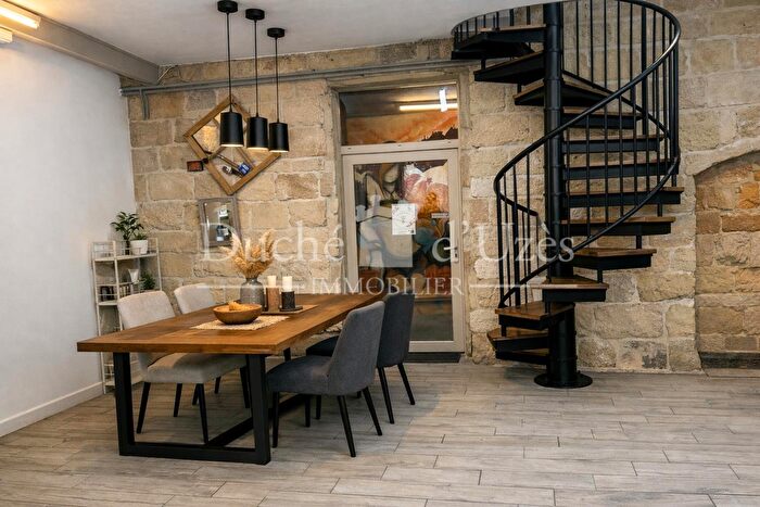 Appartement à vendre - Uzès - 4 pièces - 3 chambres