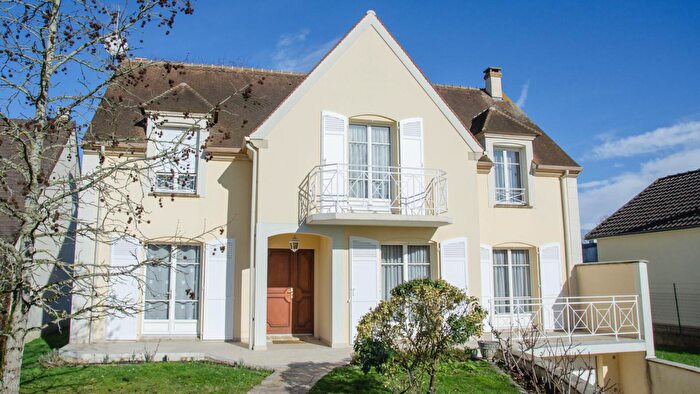 Maison à vendre - Sainte-Geneviève-des-Bois, Paul Vaillant Couturier - 8 pièces - 4 chambres