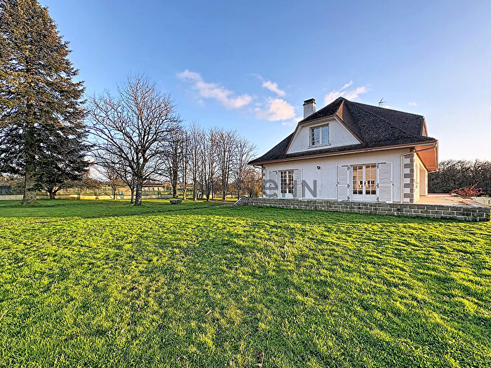 Maison à vendre - Saint-Just-le-Martel - 10 pièces - 6 chambres