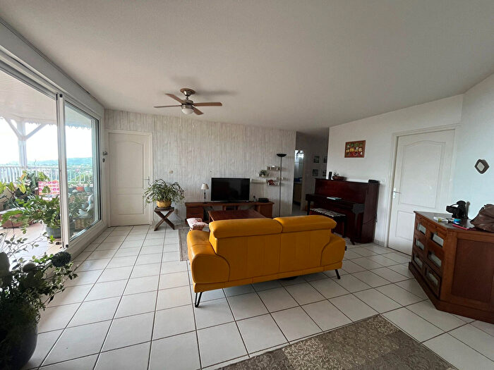 Appartement à louer - Fort-de-France - 4 pièces - 3 chambres