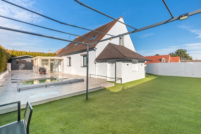 Maison à vendre - Montsoult - 6 pièces - 5 chambres