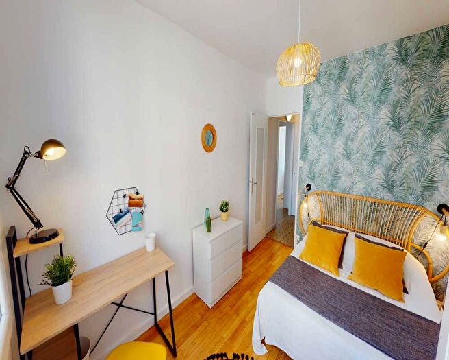 Appartement à louer - Saint Louis, Lyon ème arrondissement - 4 pièces - 4 chambres