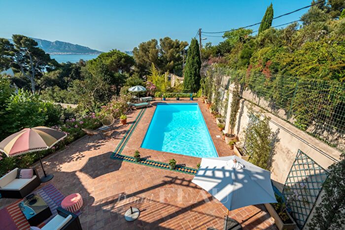 Maison à vendre - Marseille e , Bompard - 9 pièces - 6 chambres