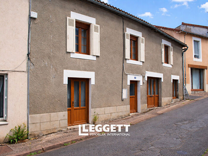 Maison à vendre - LIsle-Jourdain - 5 pièces - 2 chambres