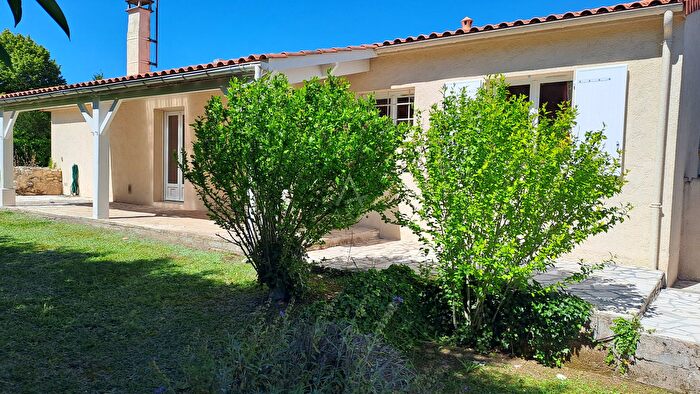 Maison à vendre - Puymoyen - 5 pièces - 3 chambres