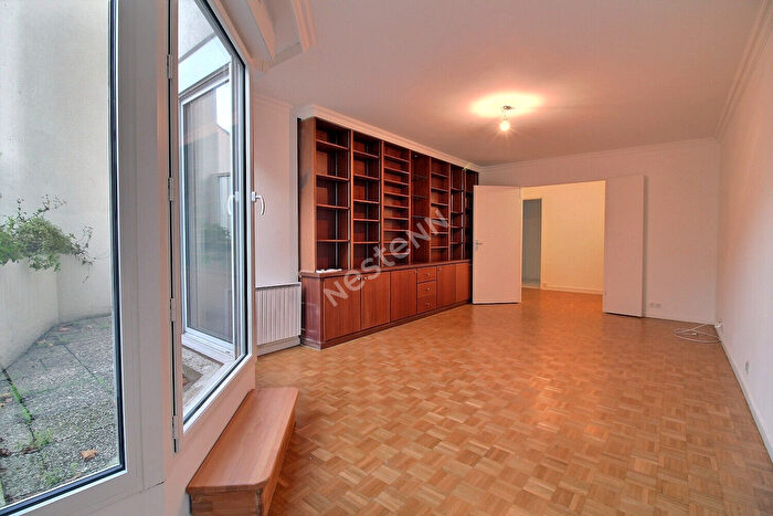 Appartement à louer - Reims, Centre-ville - 4 pièces - 3 chambres