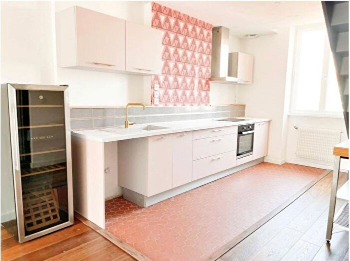 Appartement à louer - La Villette, Lyon ème arrondissement - 4 pièces - 2 chambres