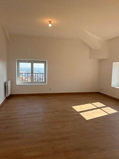 Centre Nord, Mâcon : Appartement 2 pièces à louer