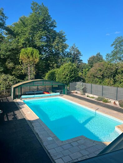 Maison à vendre - Thenon - 14 pièces - 8 chambres