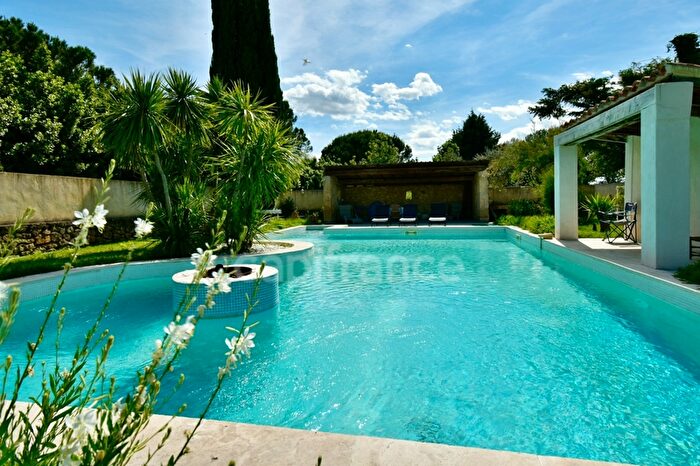 Maison 8 pièces à vendre à Tarascon, Saint-Gabriel, Route dAvignon, Route de Boulbon