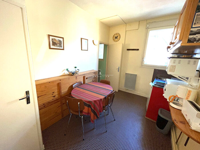 Appartement à vendre - Bagnères-de-Luchon - 2 pièces - 1 chambre