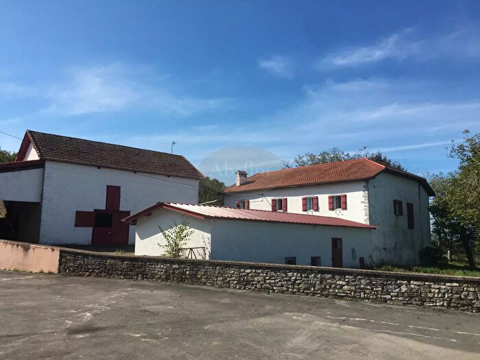 Maison à vendre - Saint-Palais - 8 pièces - 6 chambres